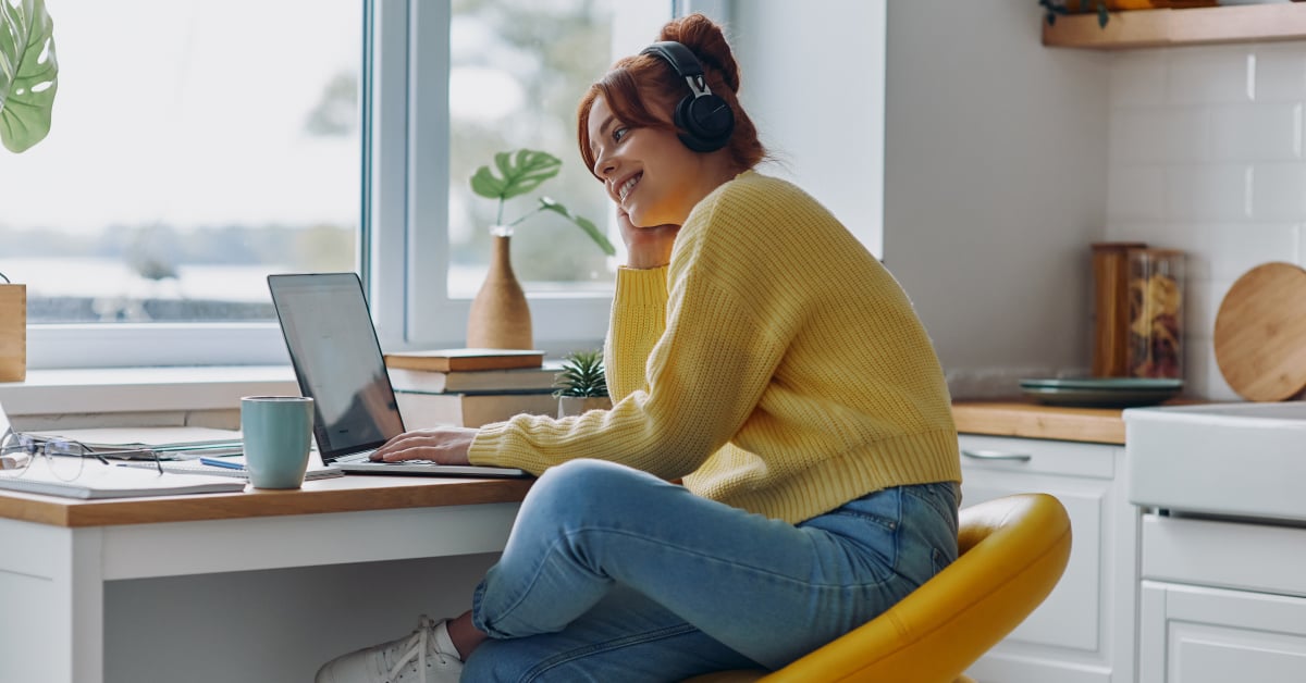 Why Time Tracking Software Is Essential for Managing Hybrid Teams